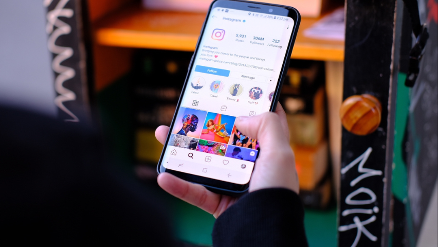 Insight Instagram: Pengertian, Manfaat, dan Cara Melihat | Telkomsel